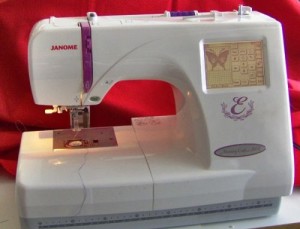 Janome Memory Craft 350E Review (2023 Update) : Sewing Insight