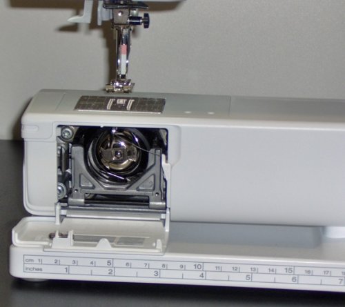 BERNINA 330 Review | Sewing Insight