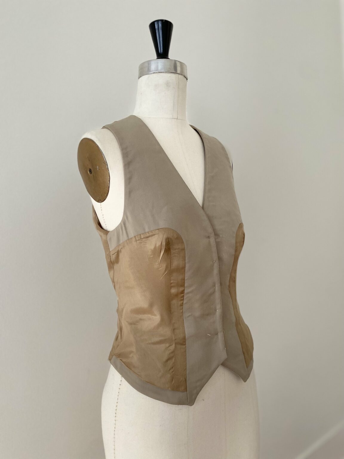 How to Sew a Vest With Lining in 6 Elaborate Steps : Sewing Insight