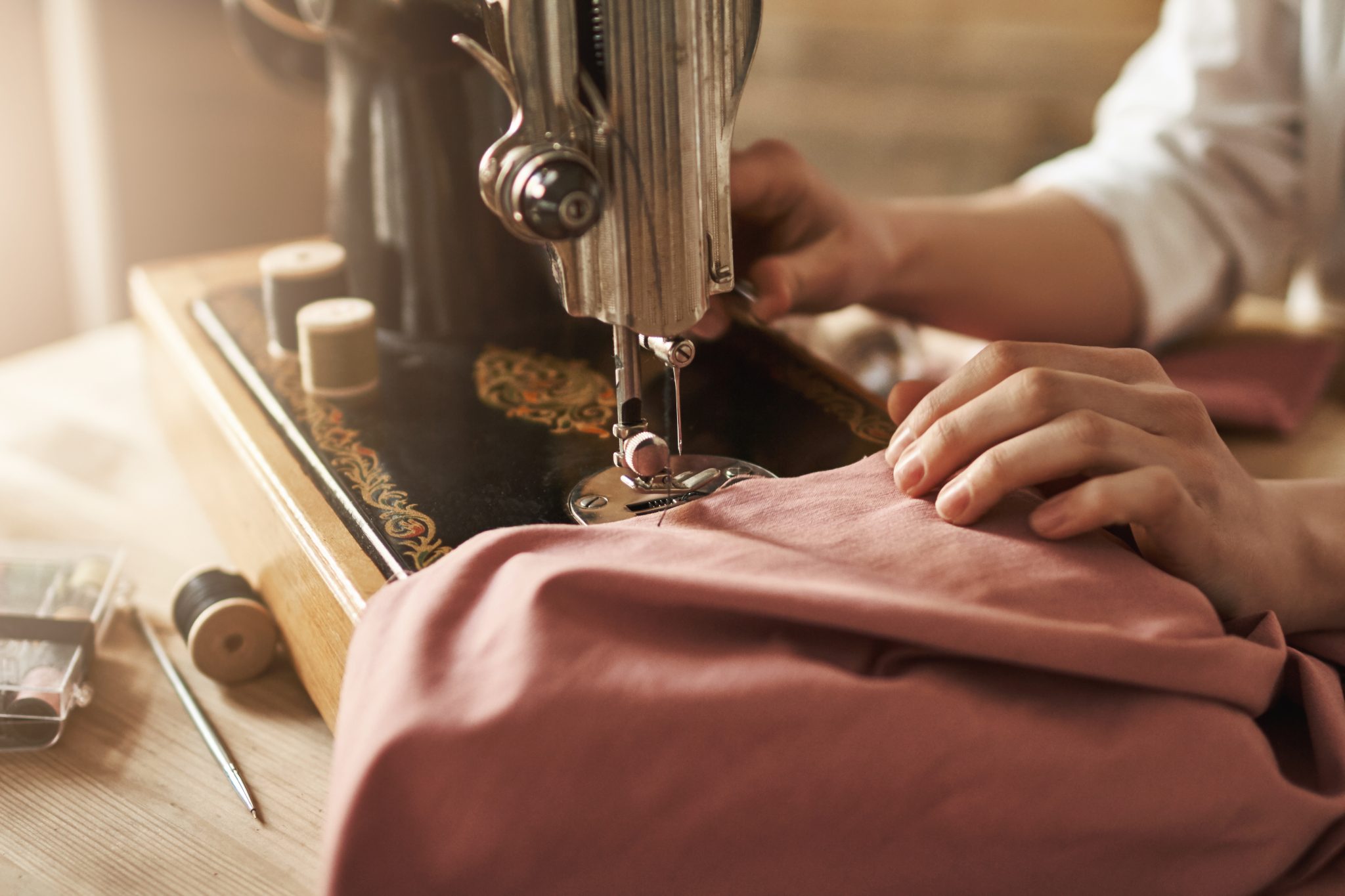 4 Best Basic Sewing Machines That Make Learning to Sew Easy : Sewing ...
